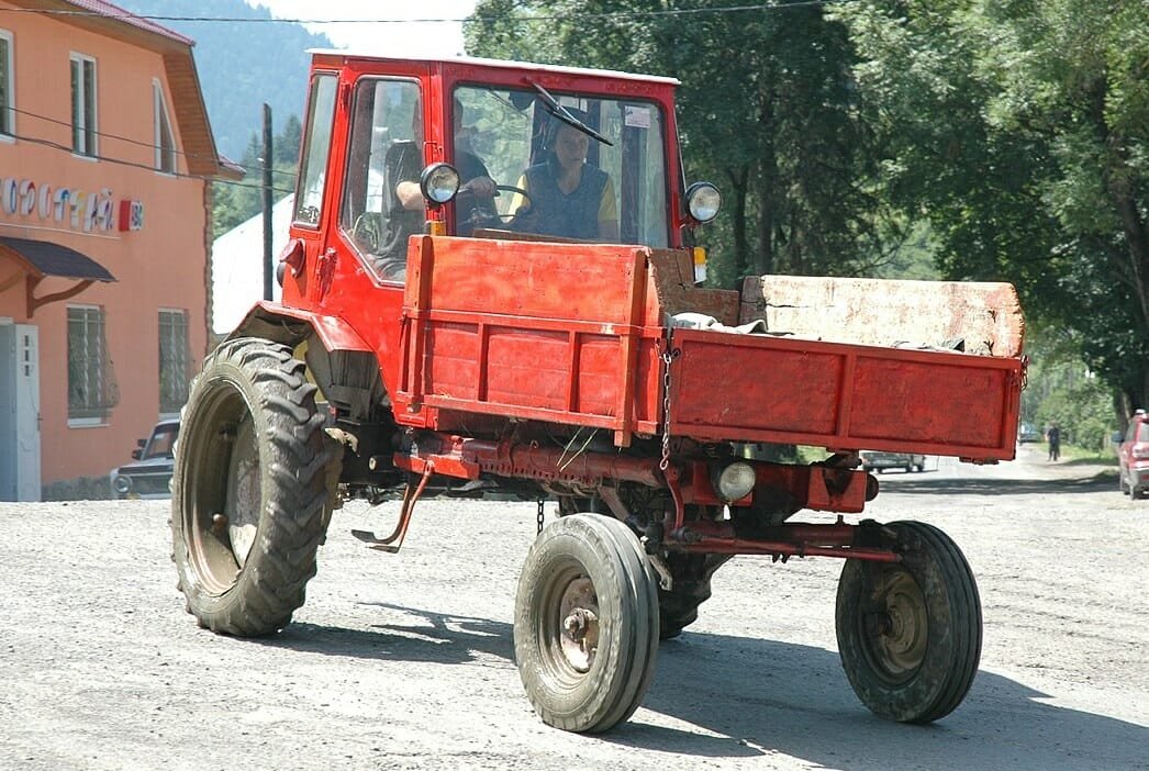 Kodėl kelyje traktoriai yra tokie lėti? Kuris traktorius greičiausias ...
